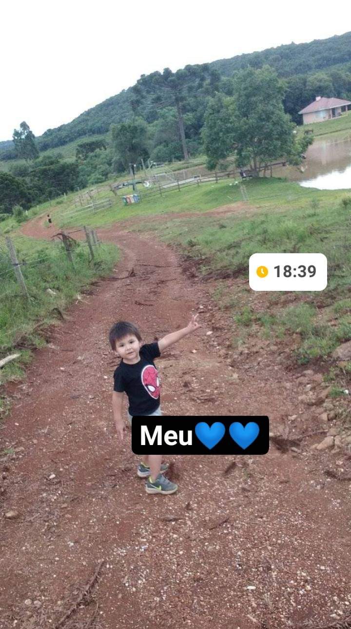 O pequeno Bryan Calaudino Fabris está sendo velado na casa dos avós ...